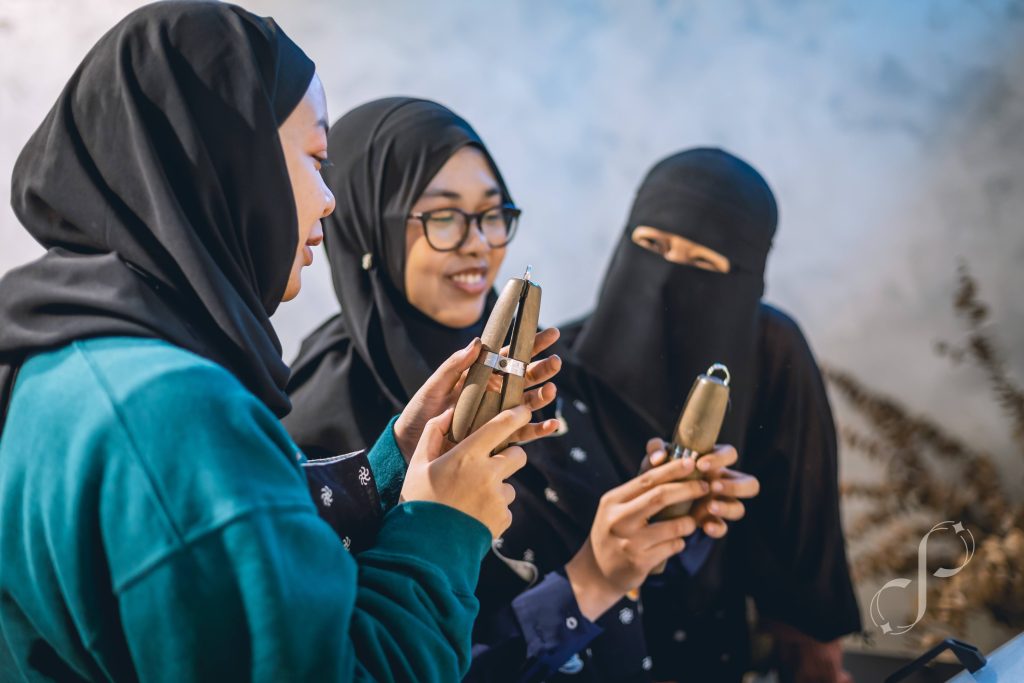 Pakanira - Silver Ring Workshop